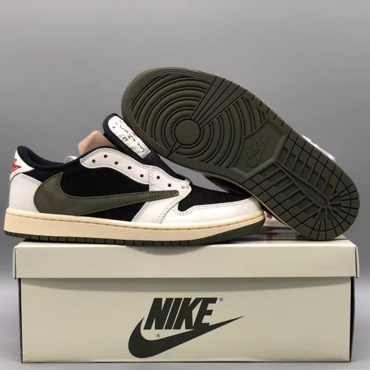 Travis Scott x Air Jordan 1 Low WMNS Size US10 - Depop