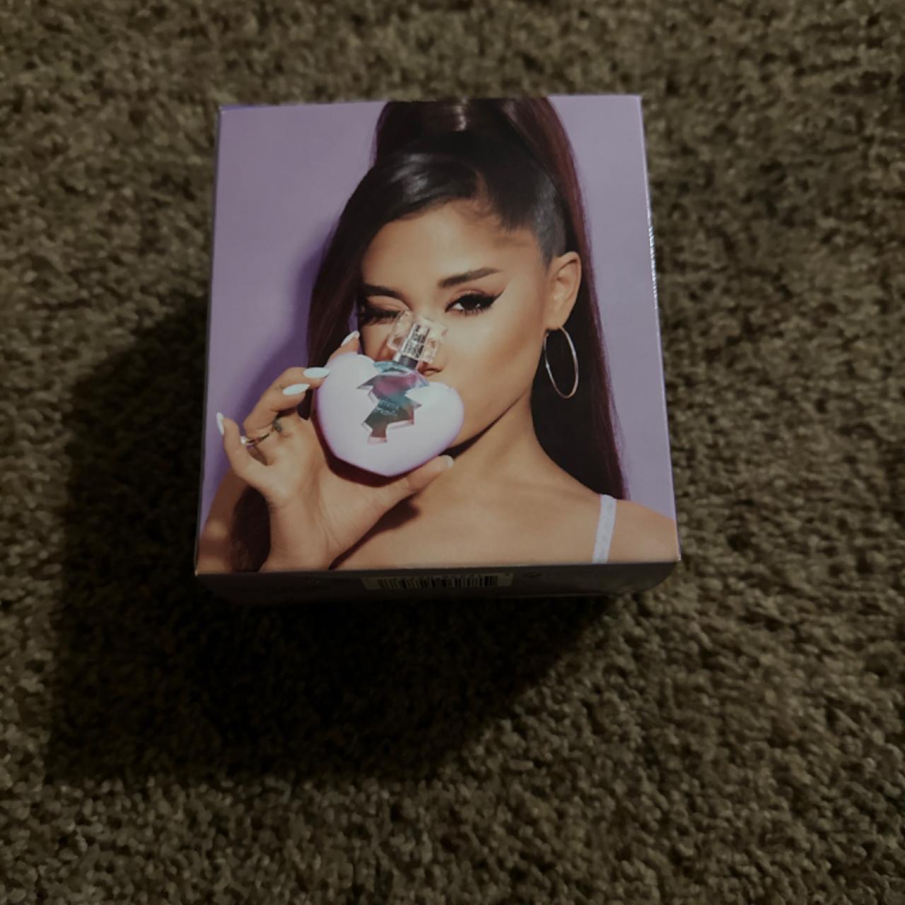Ariana grande box - Depop