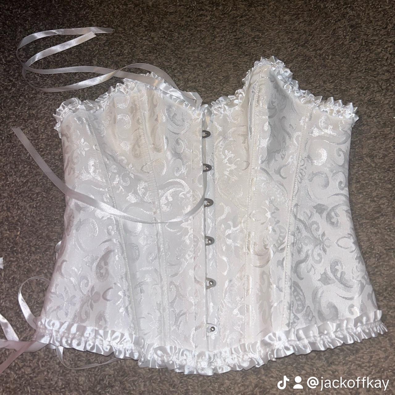 ⭐️super cute pearly white corset ⭐️chest:14in... - Depop