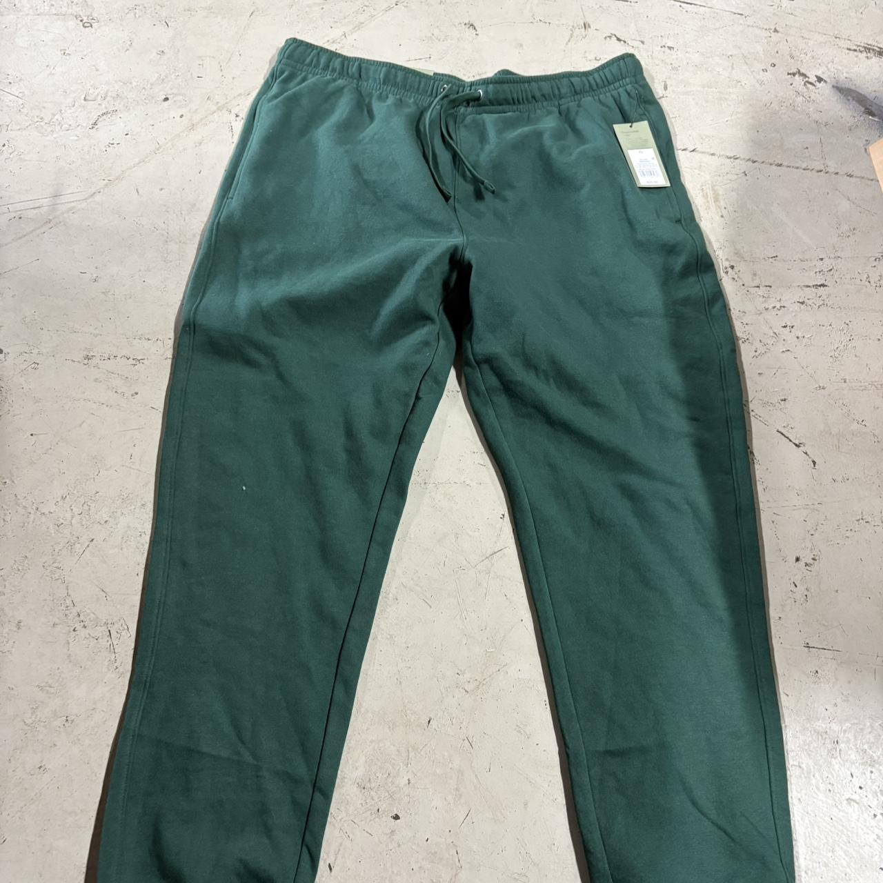 Green sweat pants they are a very pretty color and... | Depop