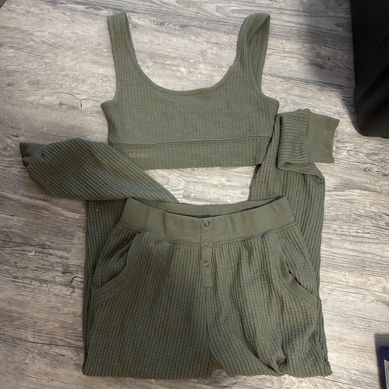 z supply green matching set - great for a casual day... - Depop