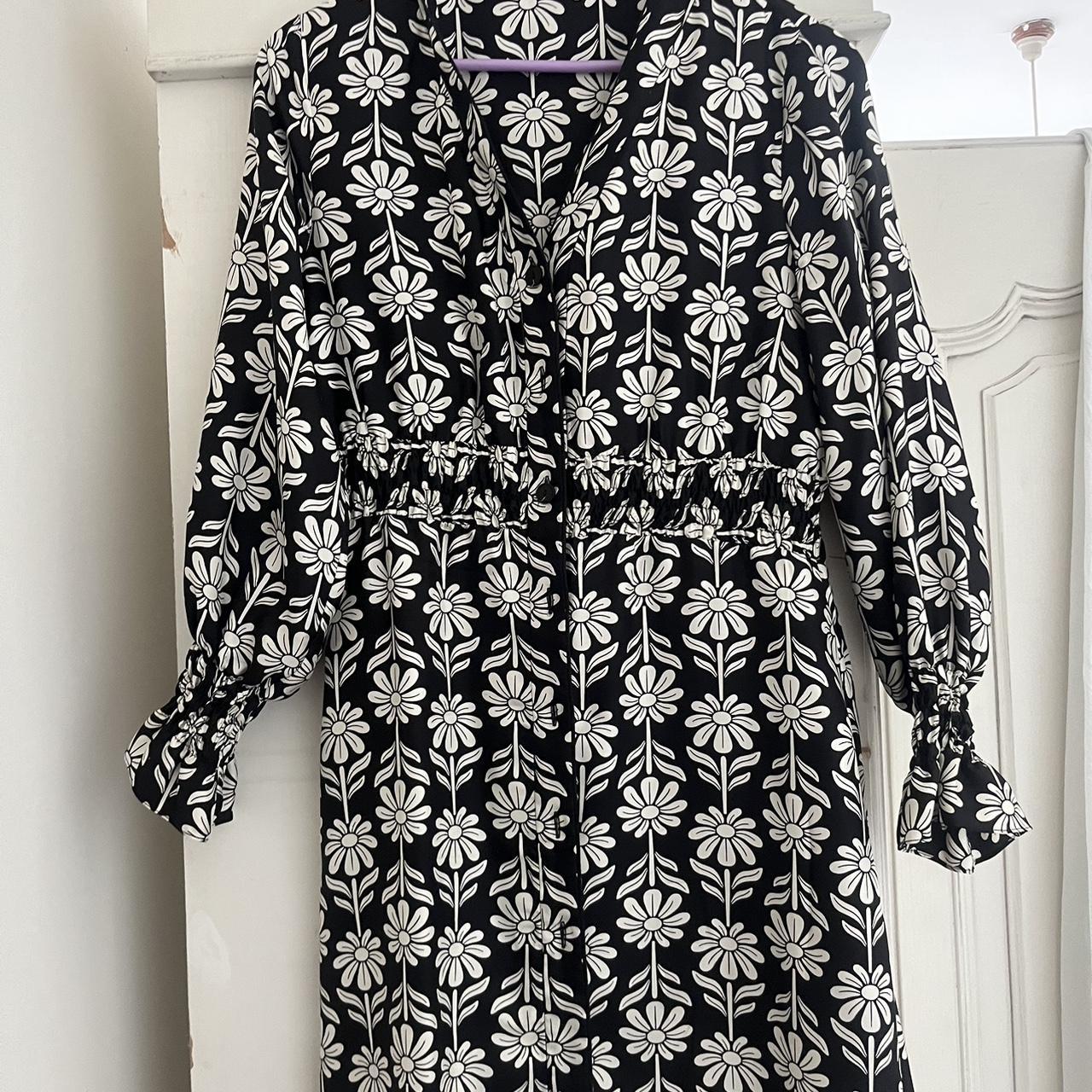 Sandro flower dress - Depop