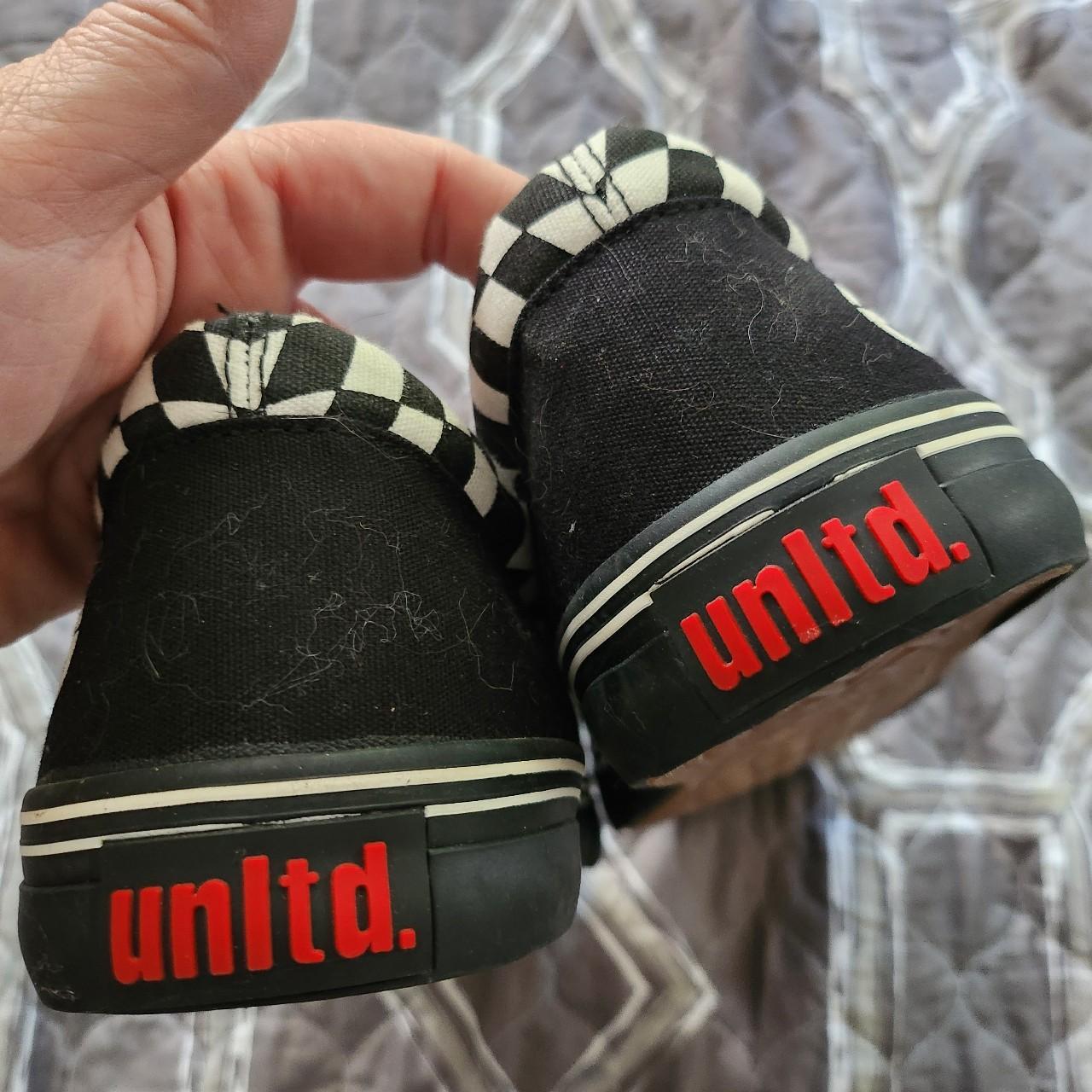 Skeleton Echo sneakers - Depop