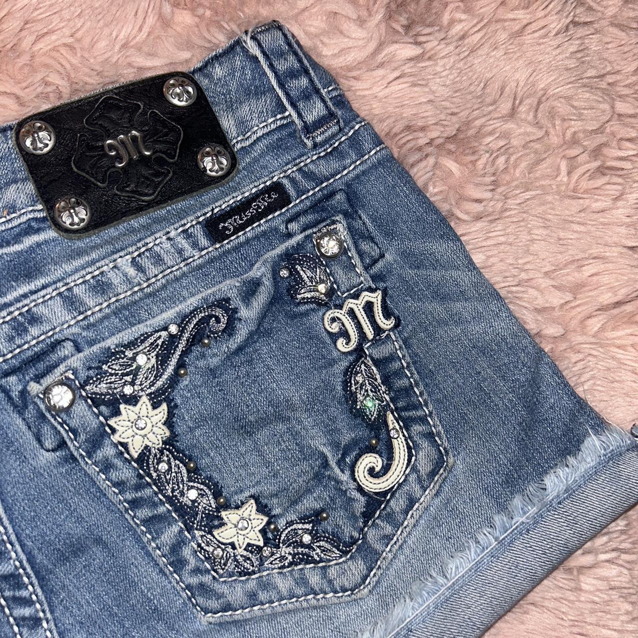 lose rise size 28(fits small/medium) miss me jean... | Depop