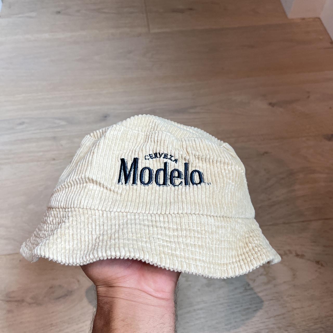 Modelo Hat - Depop