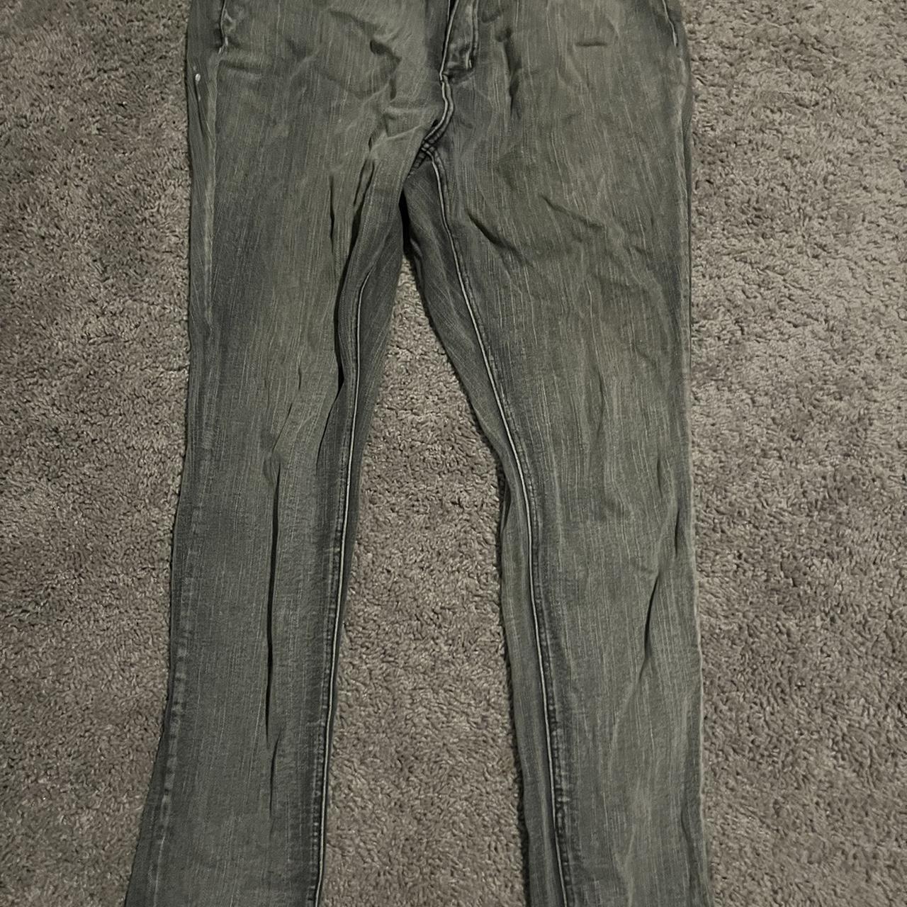 Grey jeans with a cool design on the pockets - Depop