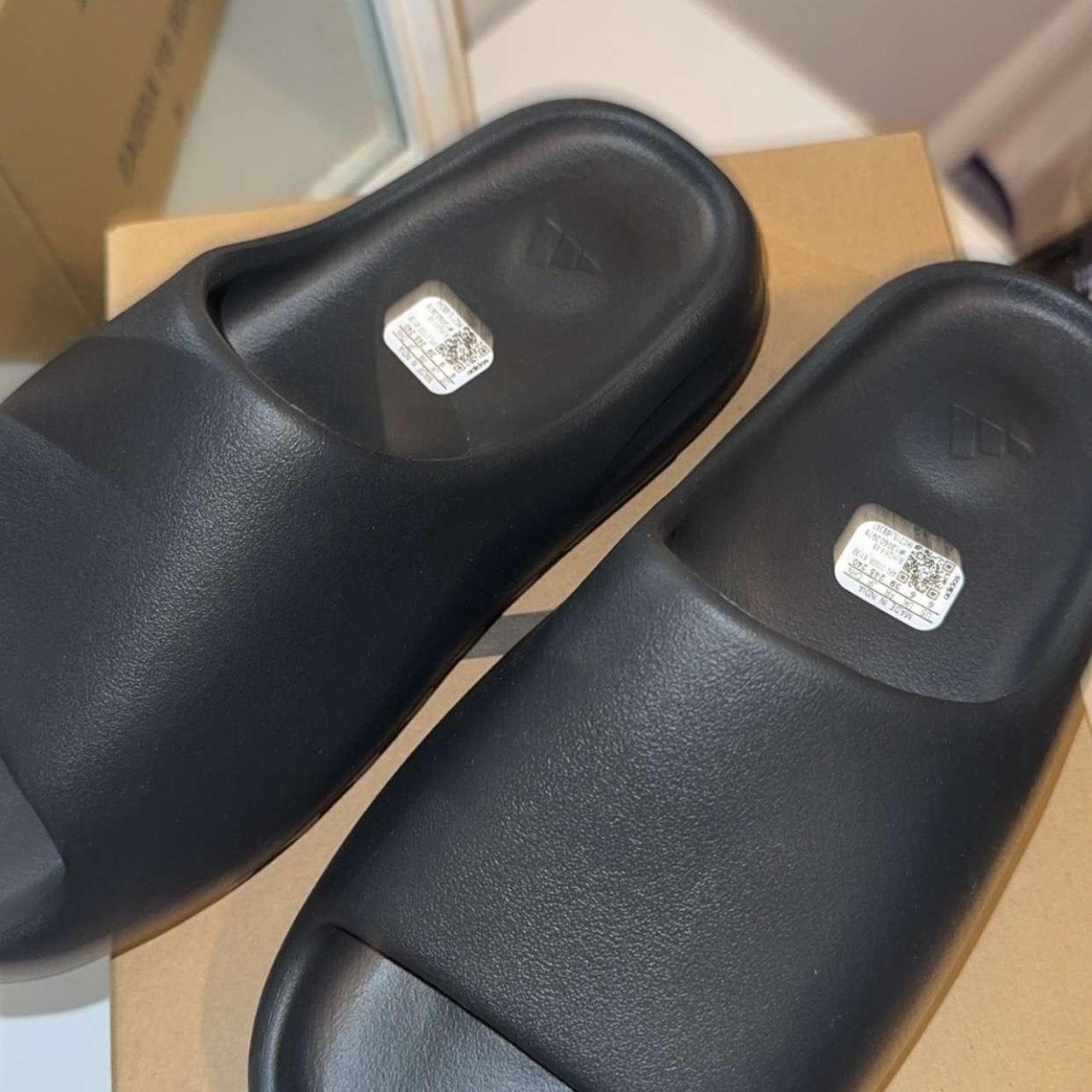 YEEZY Sliders Brand new with box Size 6 - Depop