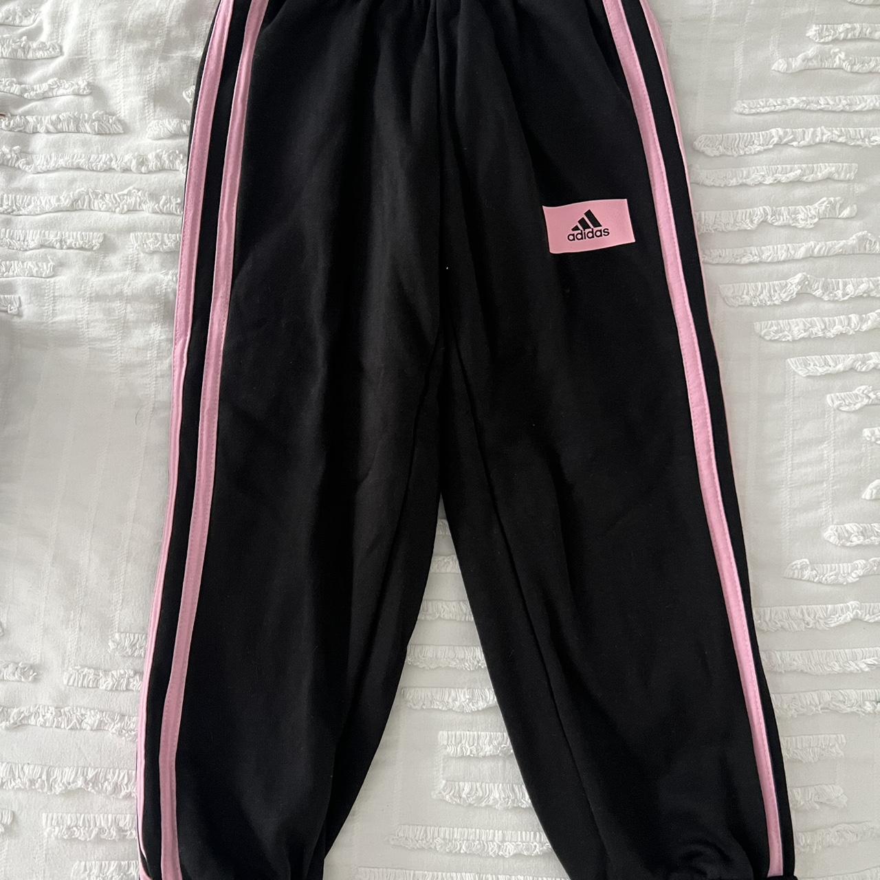 Brand New Girls Adidas Tracksuit - size 5-6 years - Depop