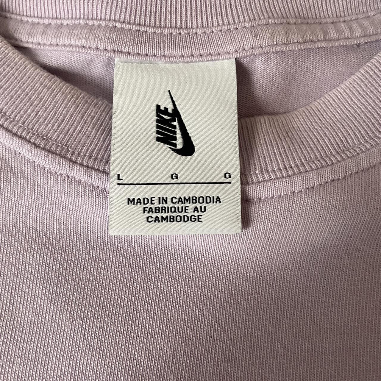 NIKE HEAVYWEIGHT TEE PERFECT CONDITION, HARDLY... - Depop