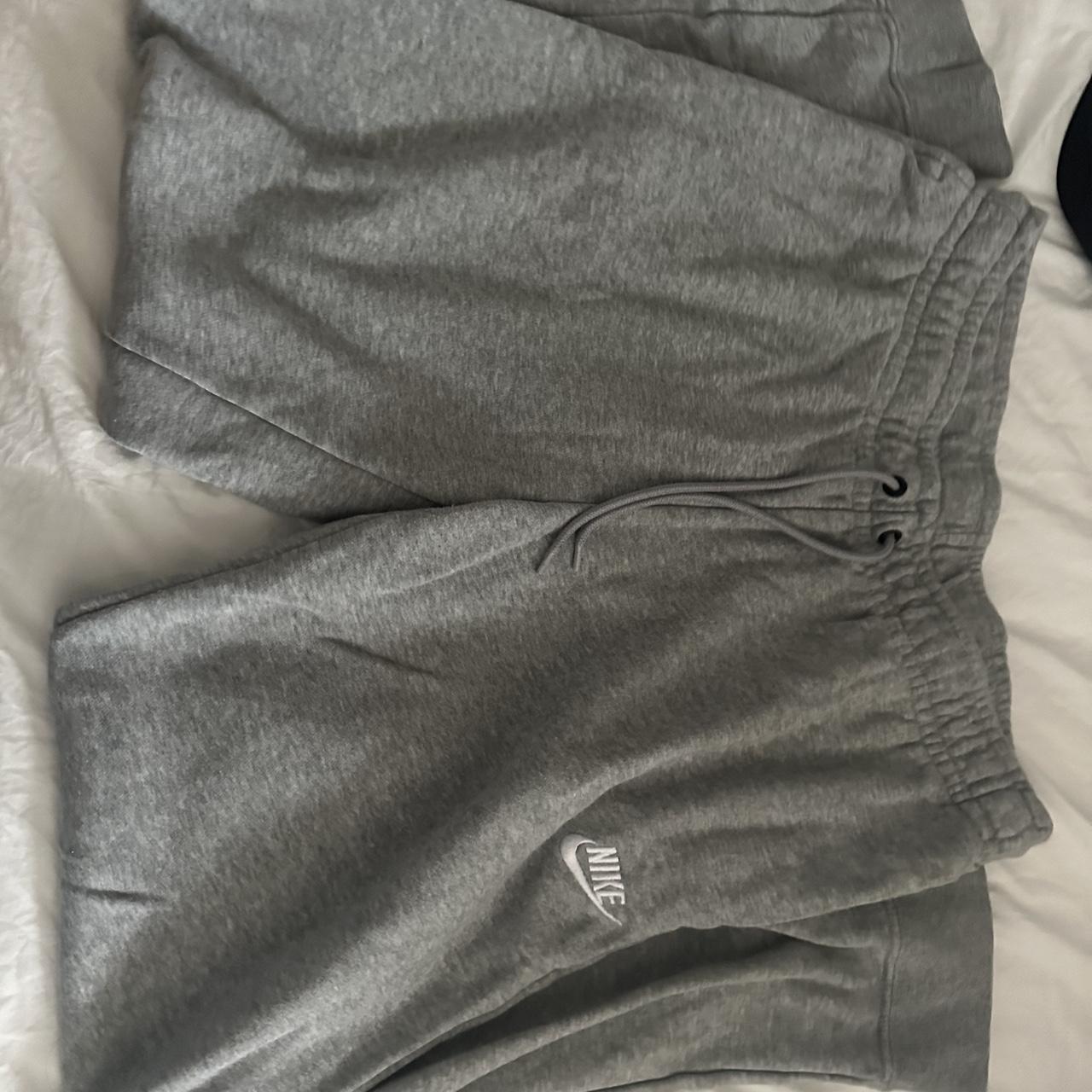 medium grey nike sweatpants - Depop