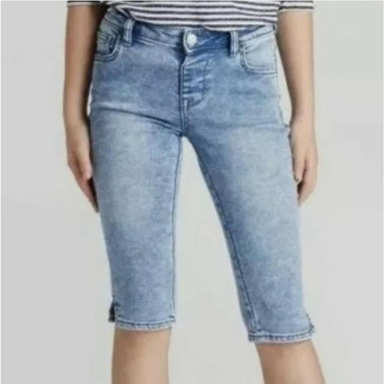 Super cute capris with an adjustable waist and... - Depop