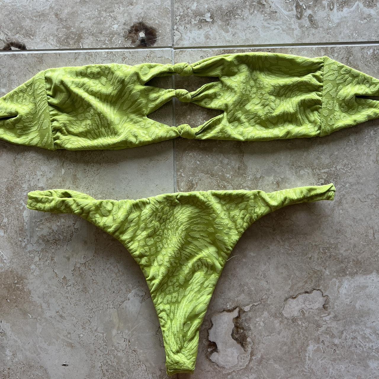 benoa zest set medium top large bottoms only... - Depop