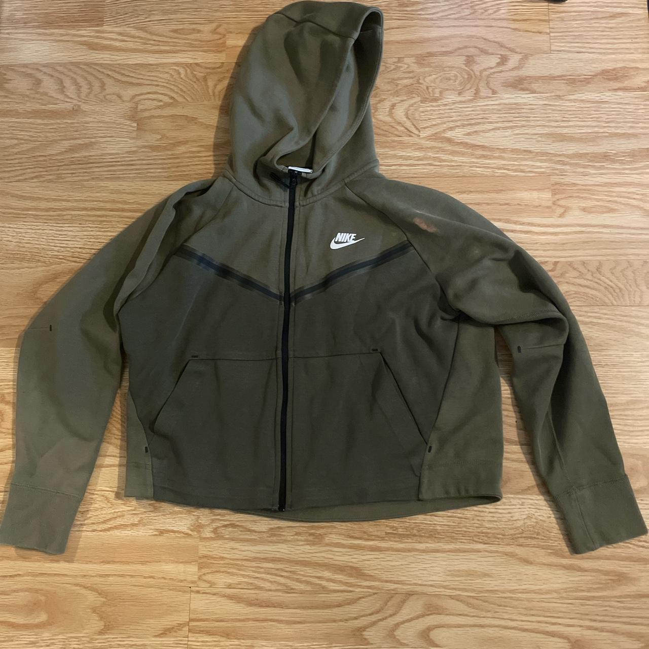 Green Nike tech women’s/ kids medium - Depop