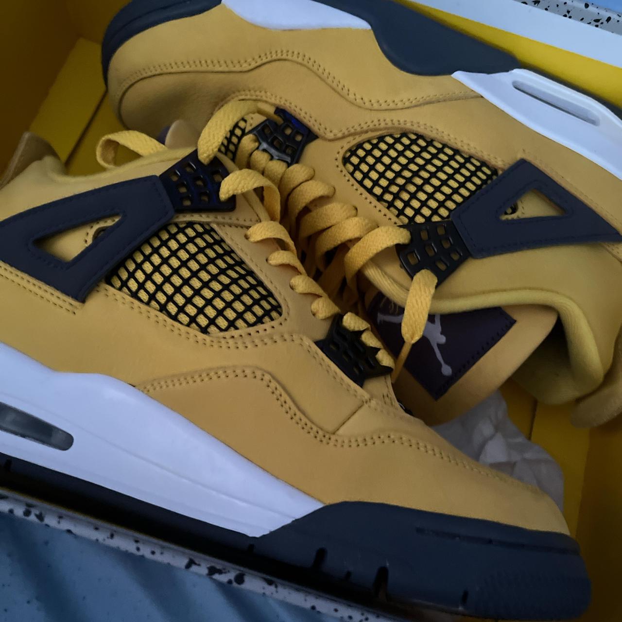 Rarely worn lighting 4s, Size 8/ Retail about 200$ | Depop