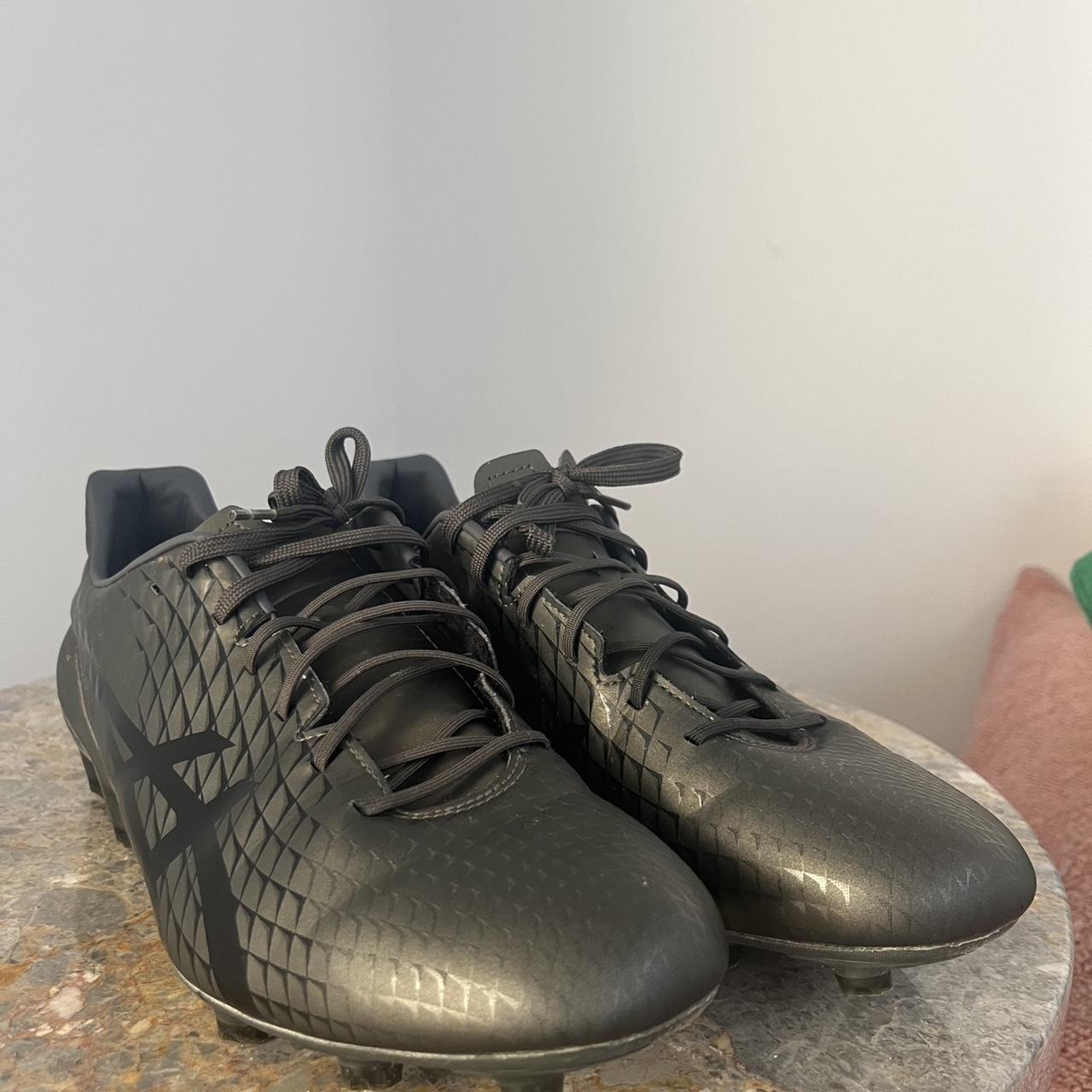 ASICS menace 4 football boots in dark khaki with... - Depop