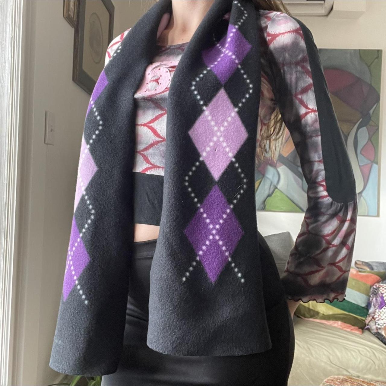 Argyle Fleece Scarf 📸 two tiny holes where I’m... - Depop