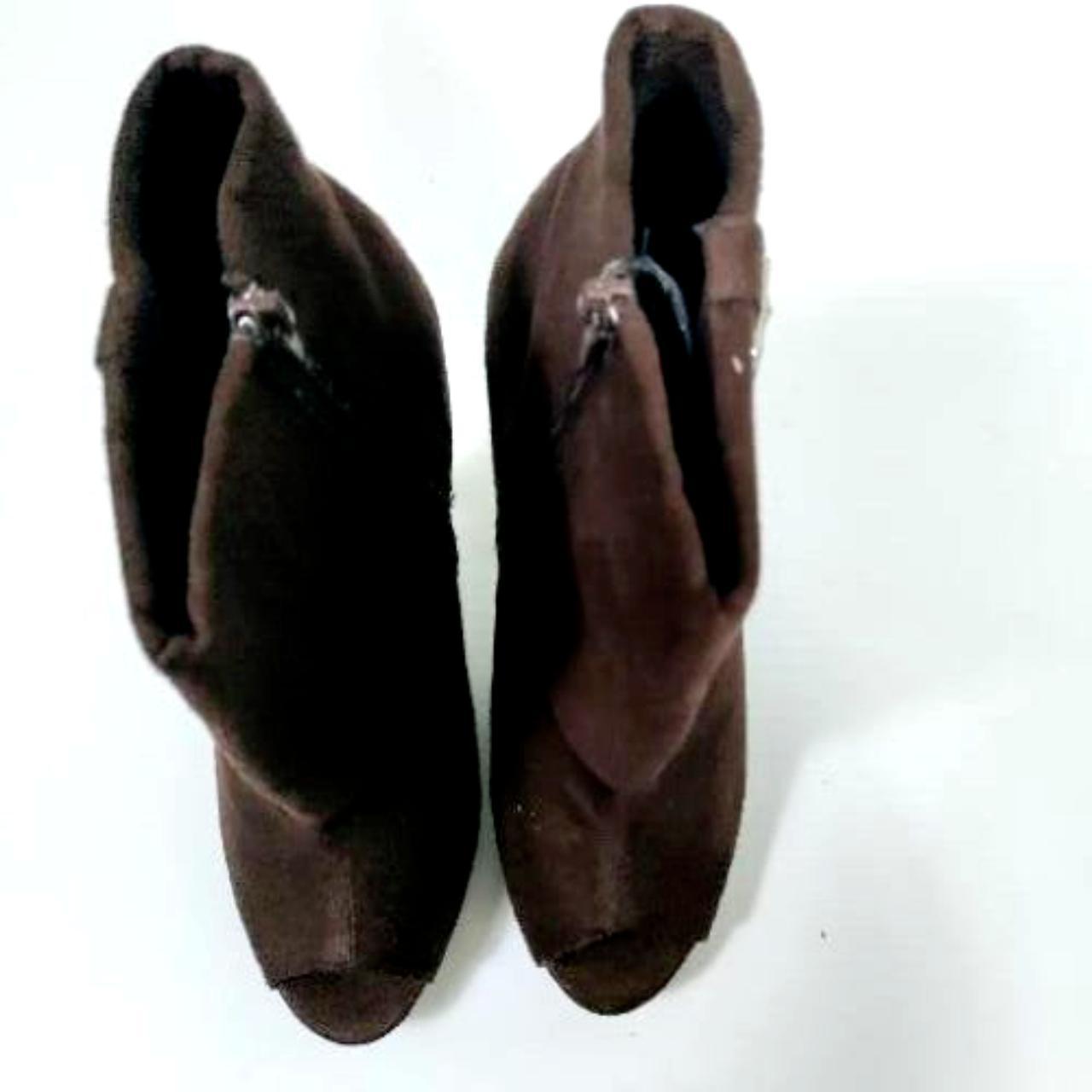 Womens Suede Brown Toe Out Boots Size 9 EXCELLENT... - Depop