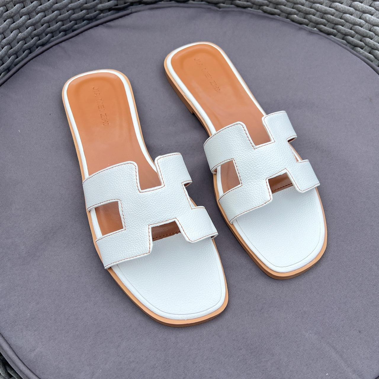 H style sandal size 8 - brand new - Depop