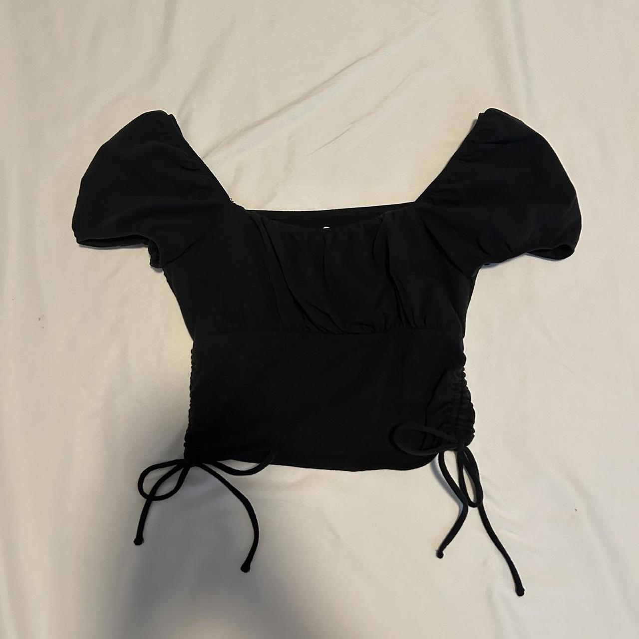 HOLLISTER black tie up top with poofy... - Depop