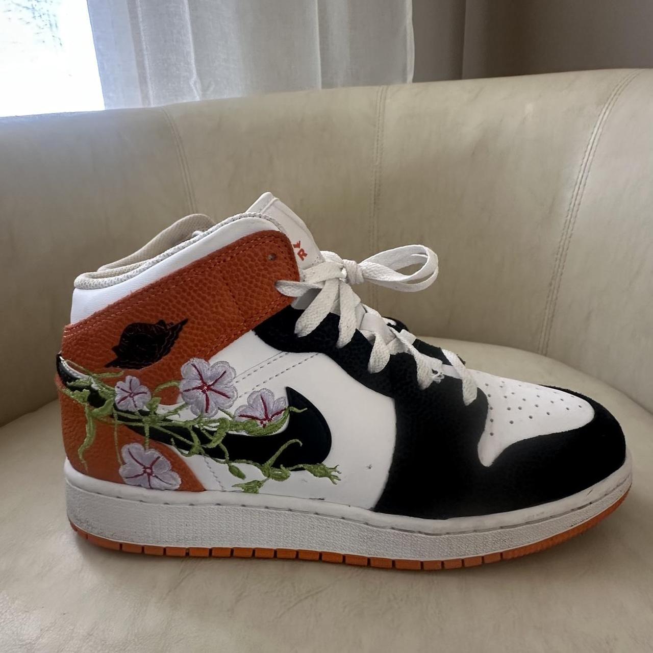 Air Jordan 1 Mid -stitching details 😻 -super cute... - Depop