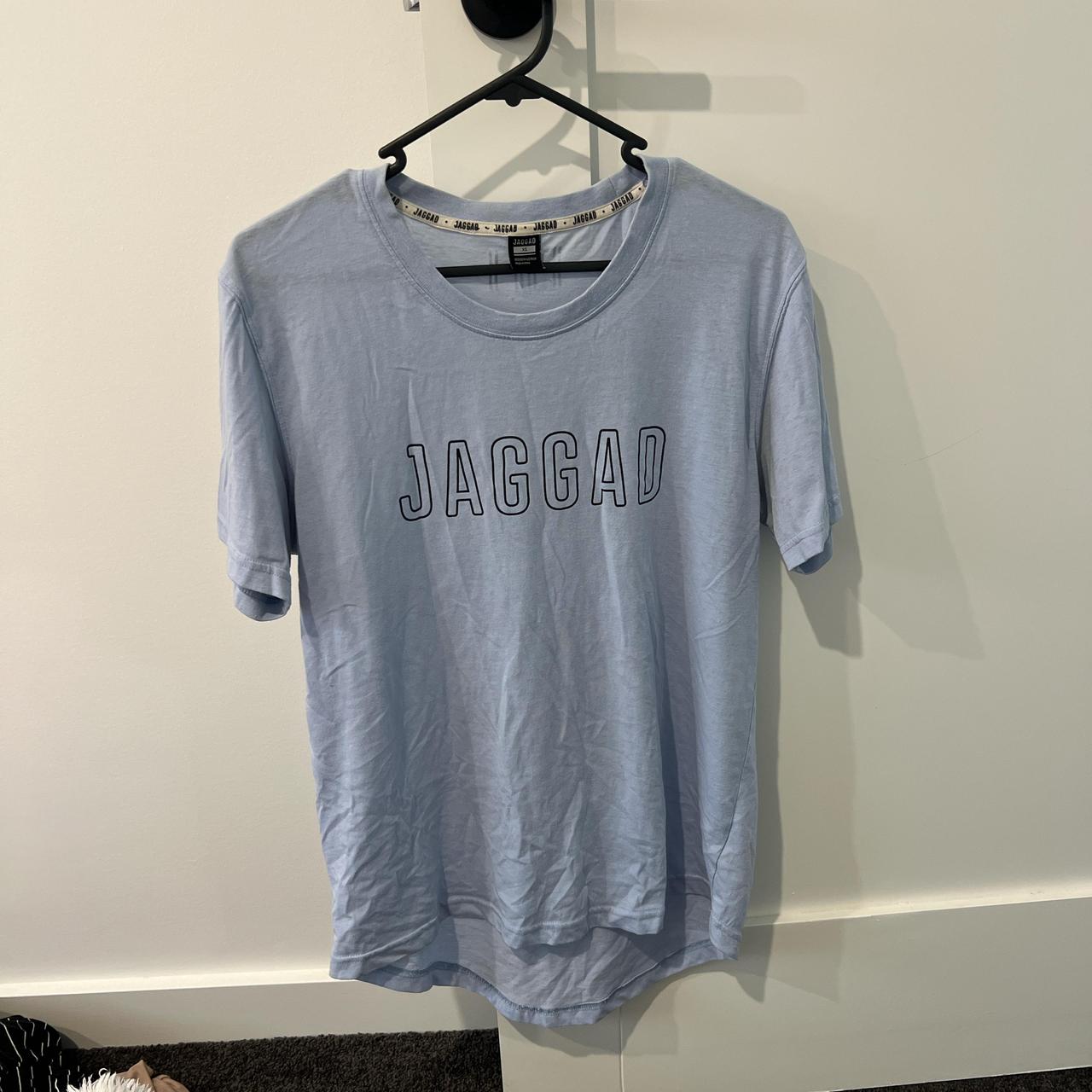 Jaggad tshirt size xs but would fit 6-12 - Depop