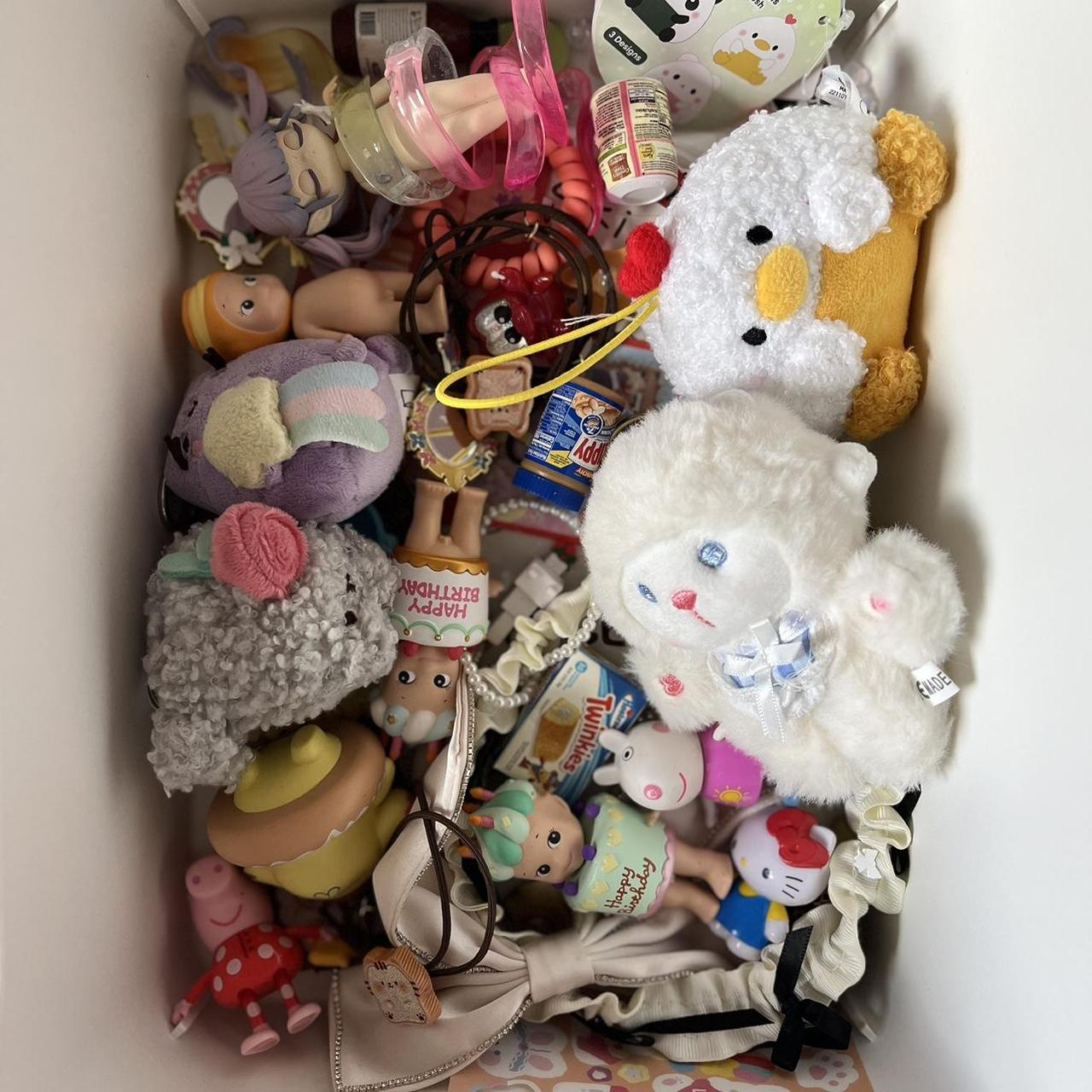 selling assorted, random trinkets, jewelry,... - Depop