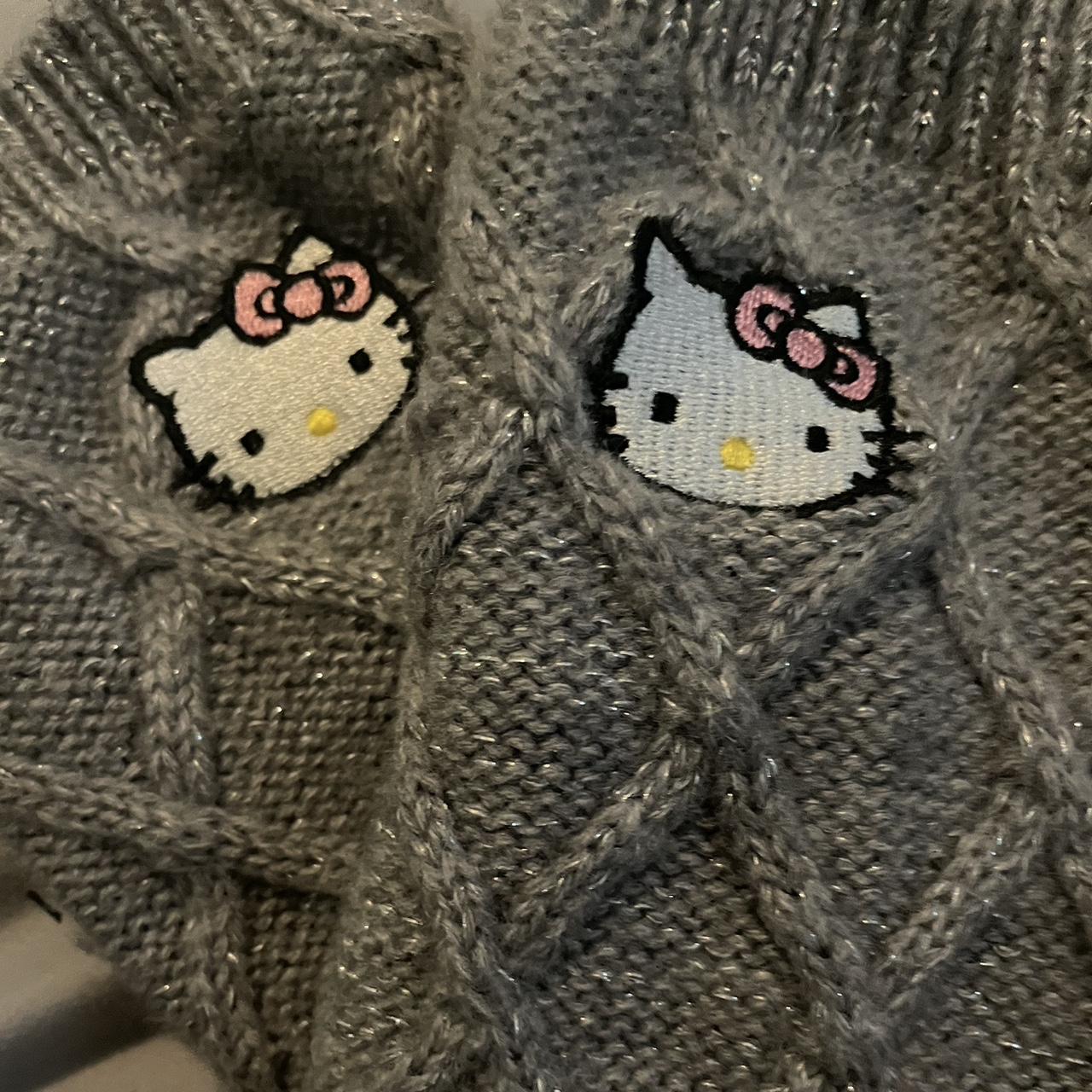 Y2K Small Grey Hello Kitty Leg/ Arm Warmers Please... - Depop
