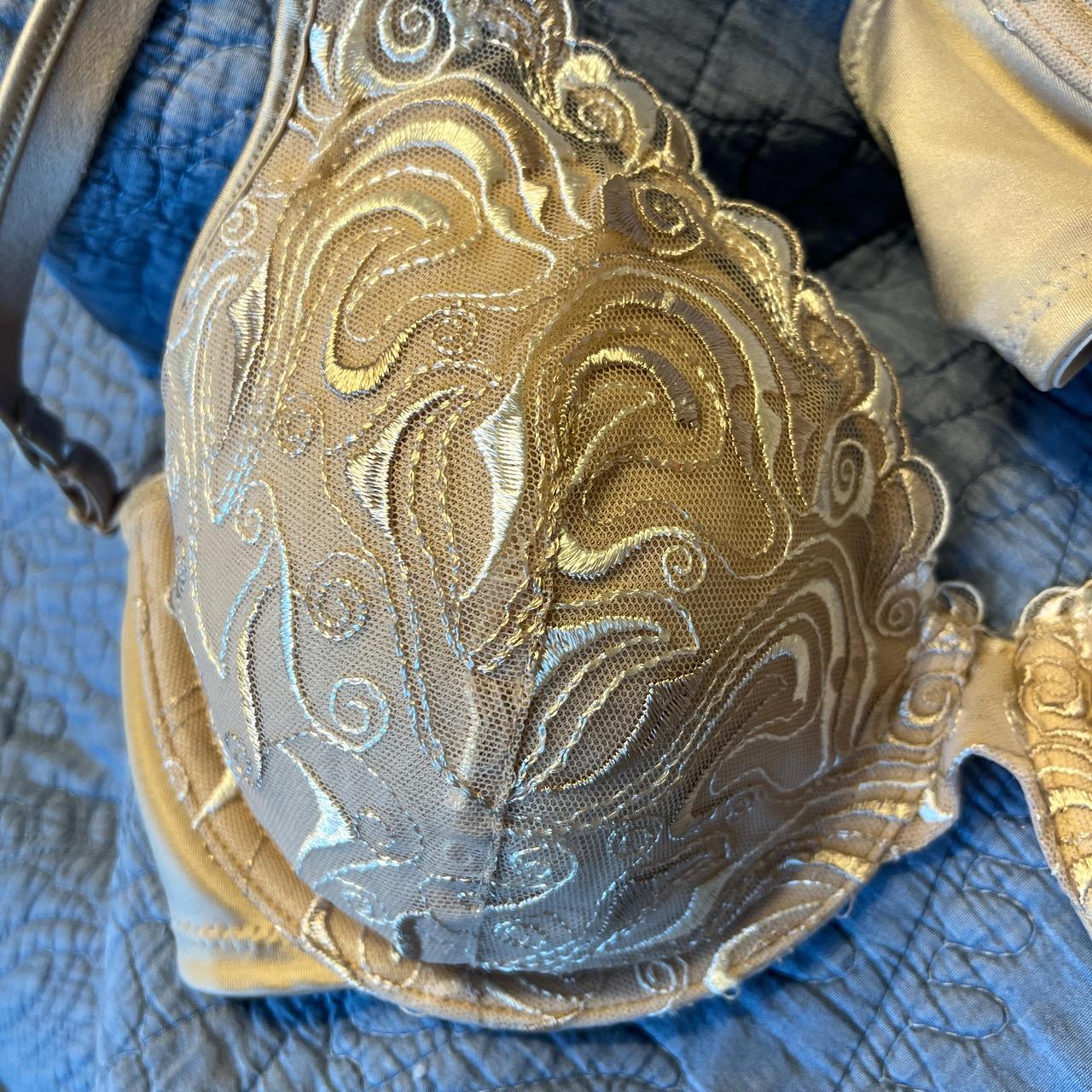 Set of 3 playtex bras size 36C - Depop