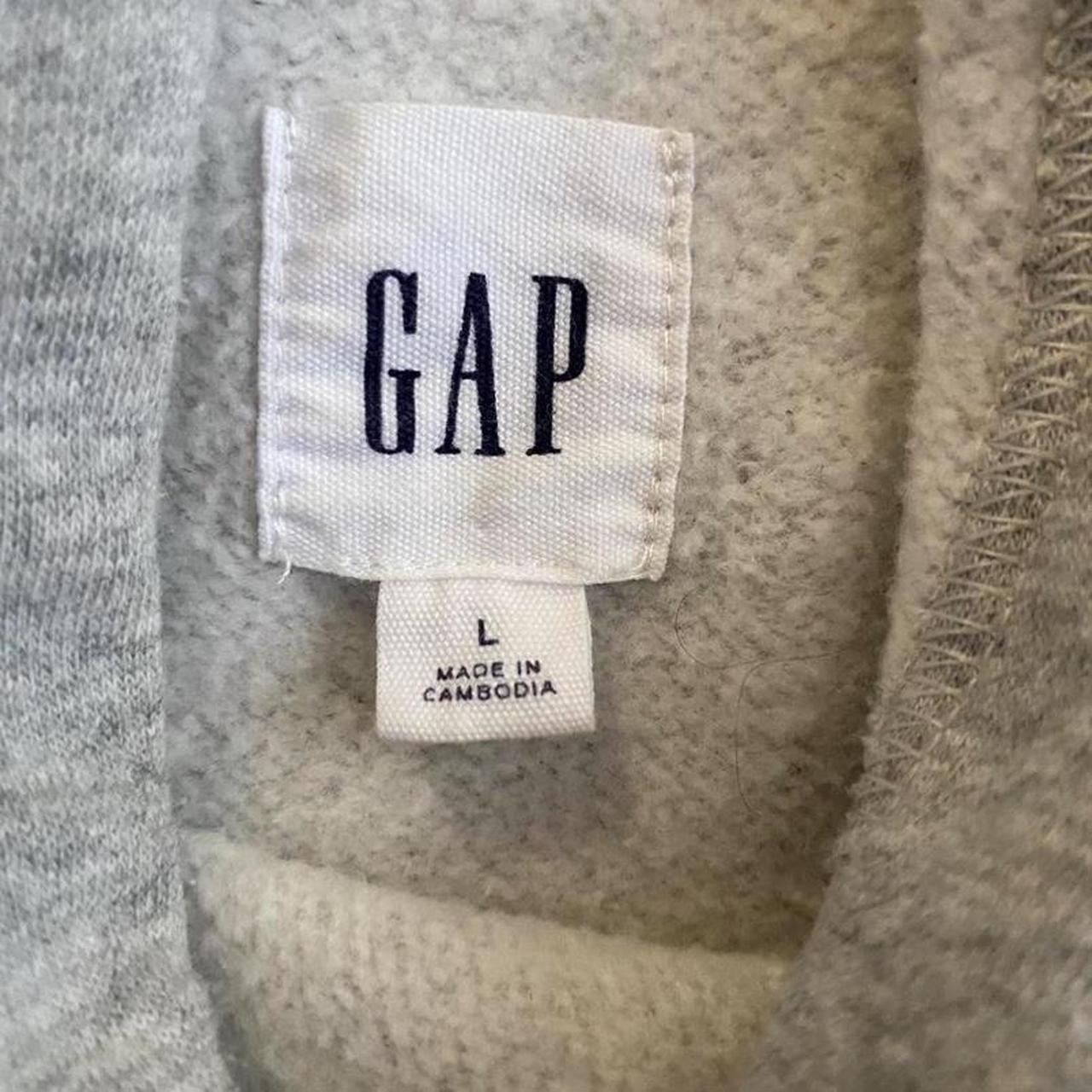 Grey GAP pullover hoodie #gap #pullover - Depop