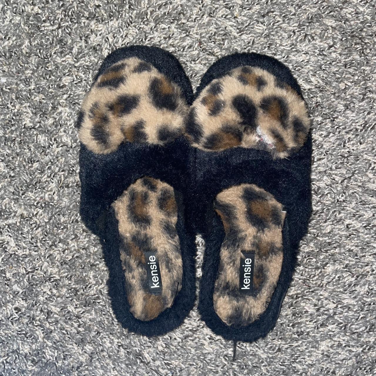 Soft and cozy black and brown leopard print fluffy... | Depop