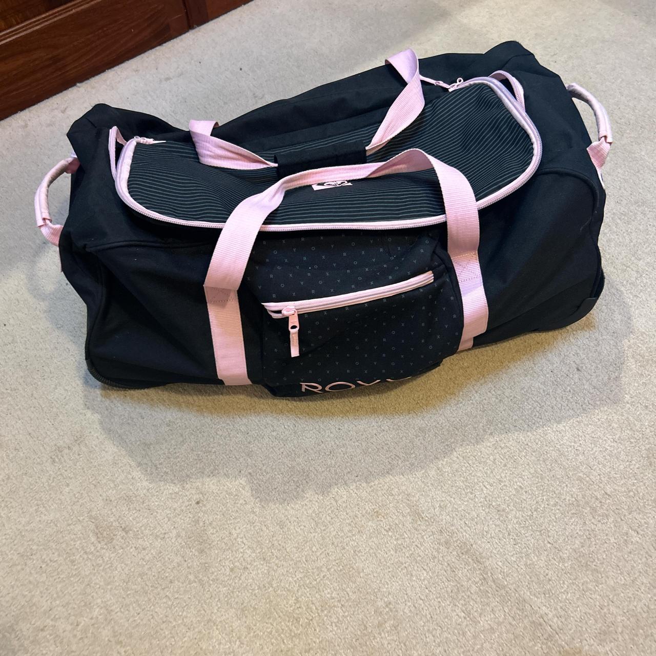 Large Roxy roller duffle bag Good looking strong... - Depop