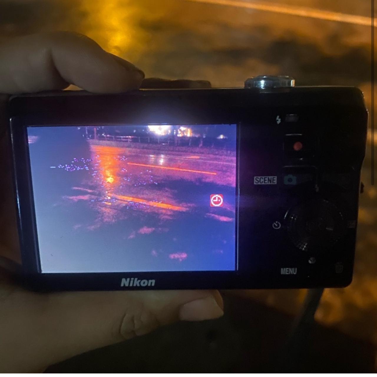 Nikon COOLPIX s6000 digital camera The screen has a... - Depop