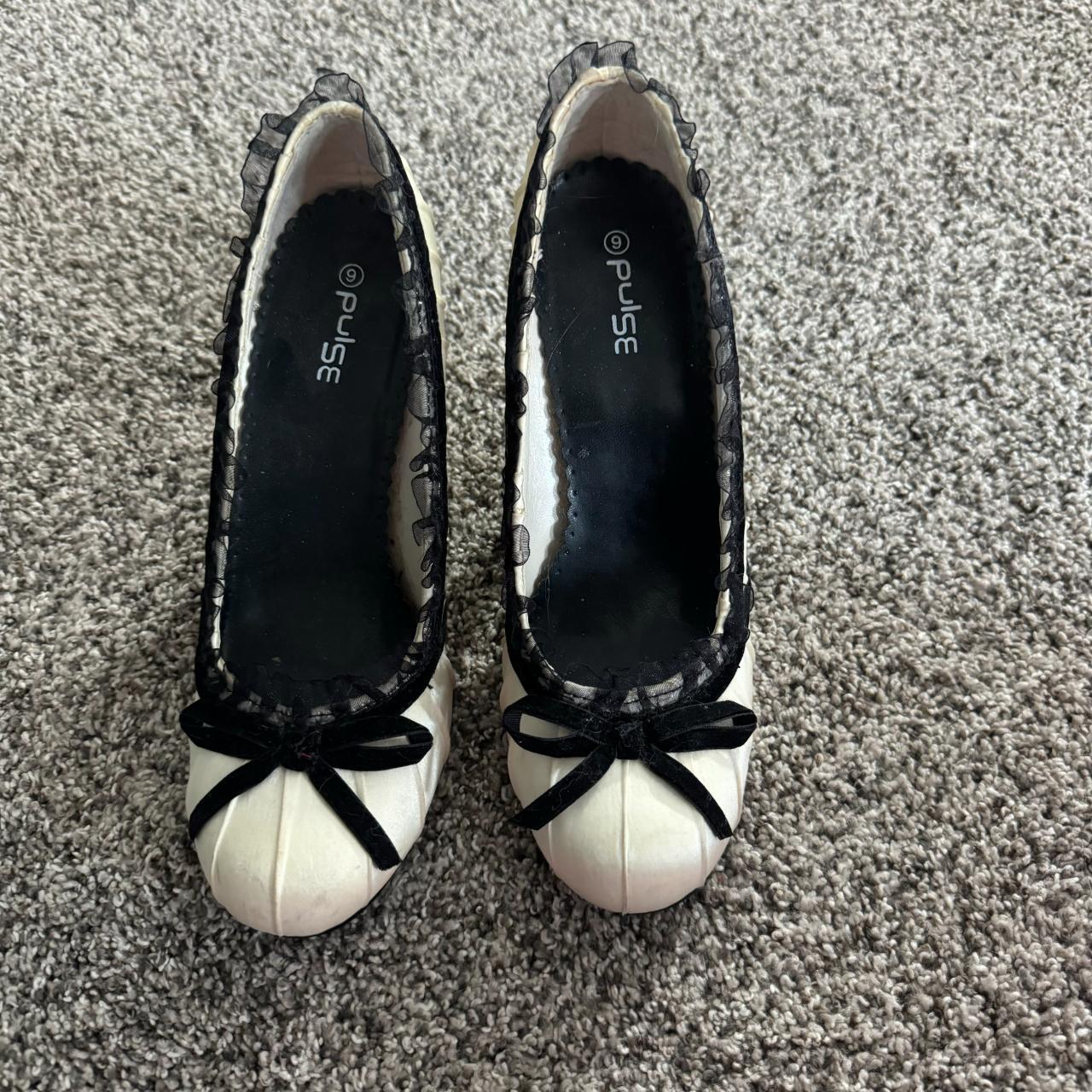 super cute little heels with a bow missing a piece... | Depop