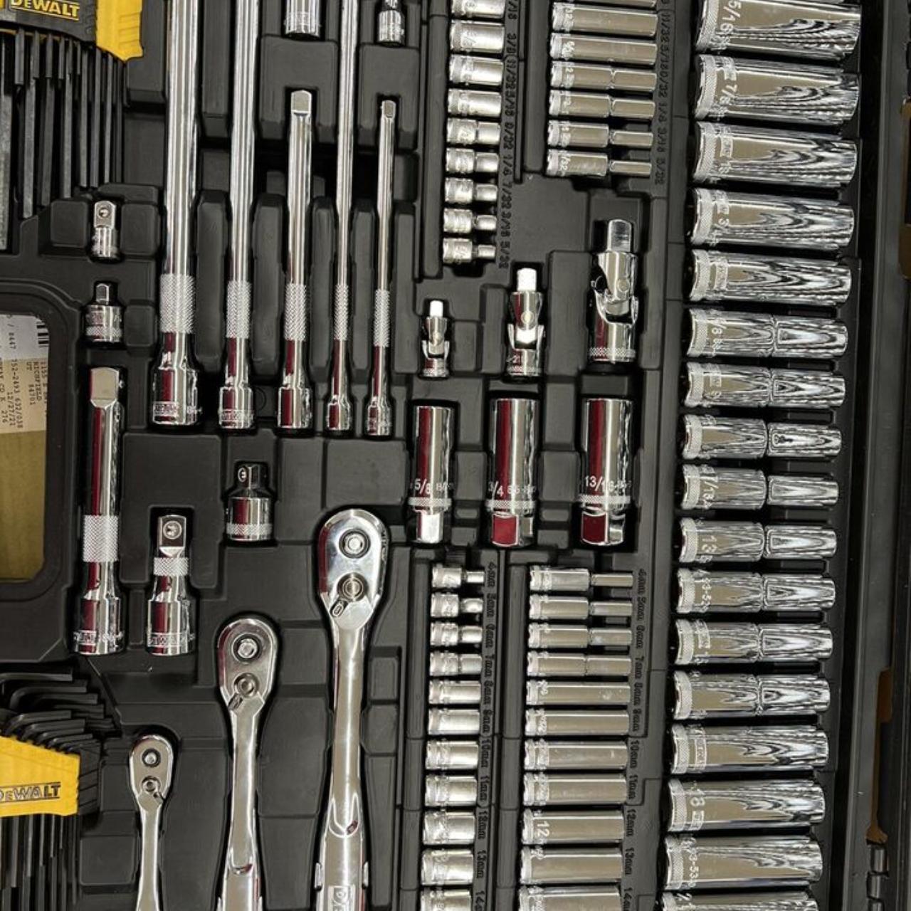 DeWalt 192 Stck. Mechaniker Werkzeug Set DWMT75049. Depop