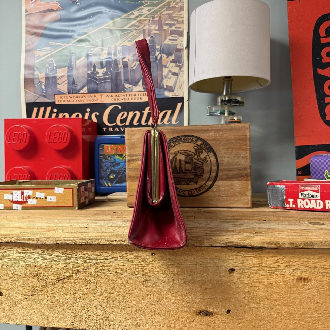 ♻️Vintage y2k Triangle New york leather purse... | Depop