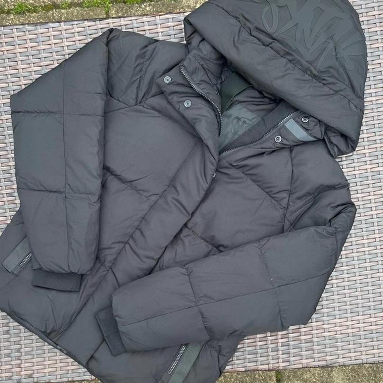 Syna Wolrd black puffer jacket - Depop
