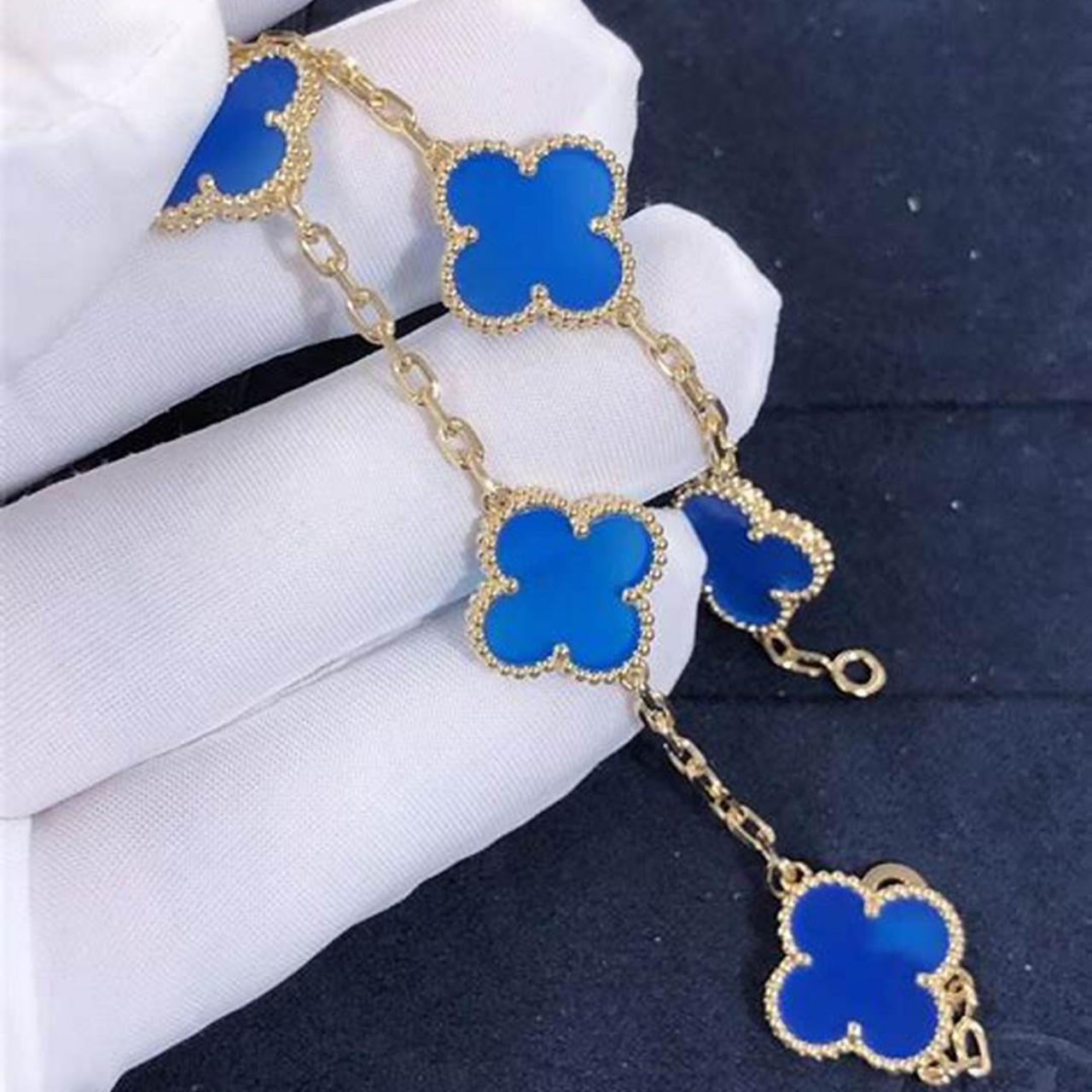 bracelet brand new Van cleef blue no box - Depop