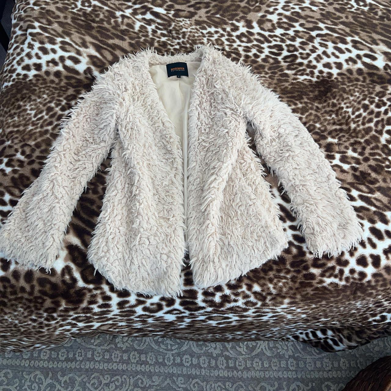 Cute, thrifted, cream, fluffy jacket. ️Naomi... | Depop