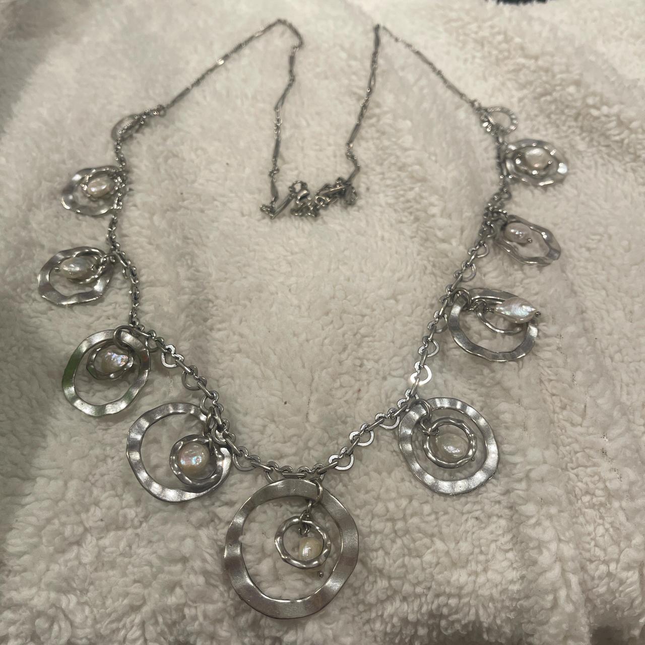 Extra long Silver and pearl necklace - Depop