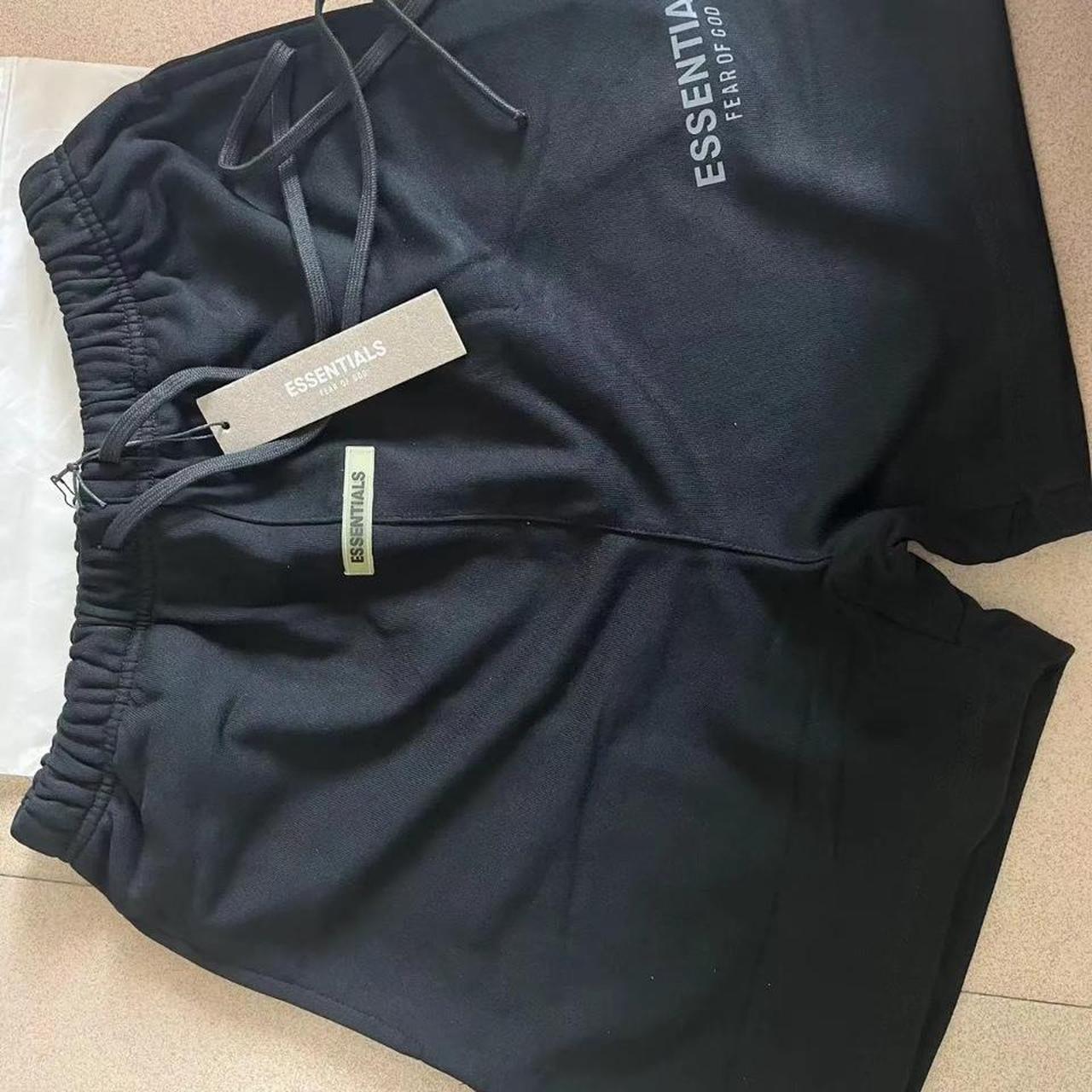 Black essential shorts - Depop