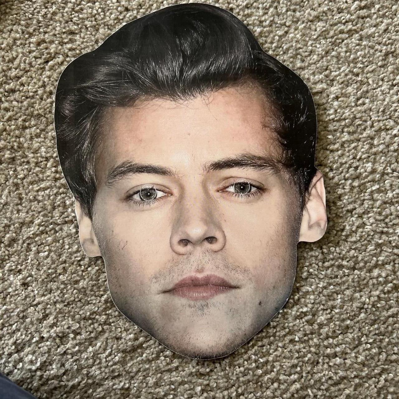 harry styles head cutout - Depop