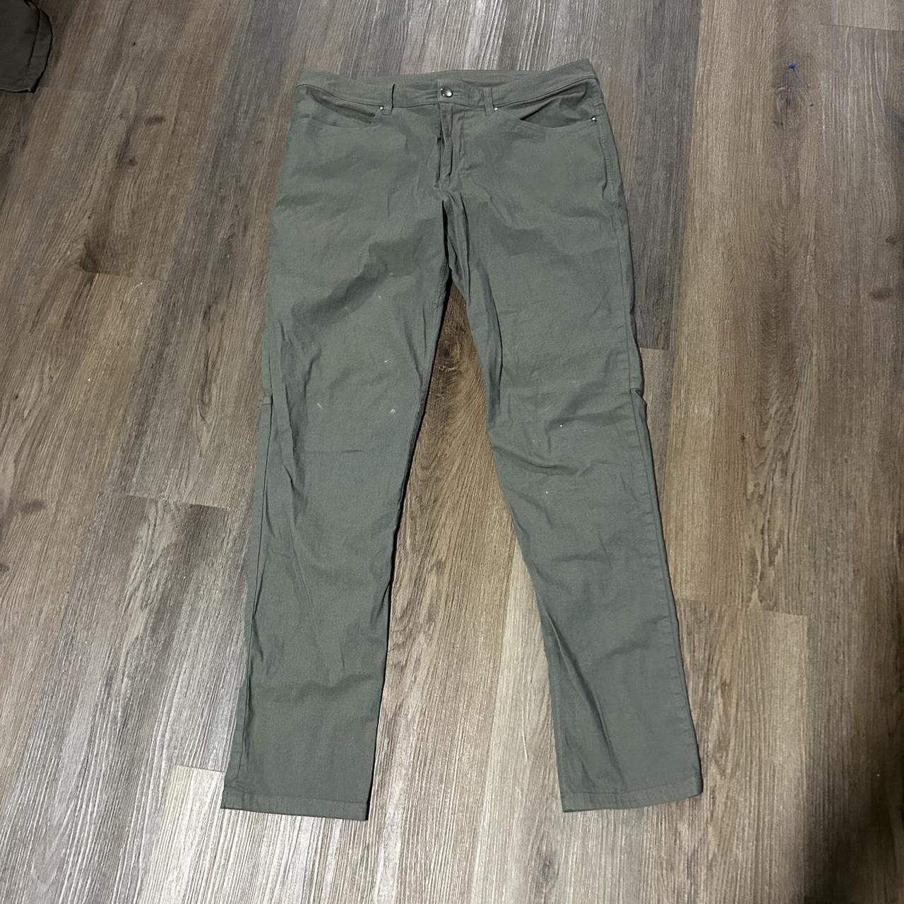 Lululemon men’s size 33 pants green khaki lightweight | Depop