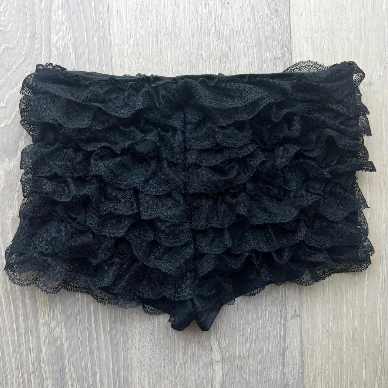 Low waist Black ruffle mini shorts Waist 26-28... - Depop