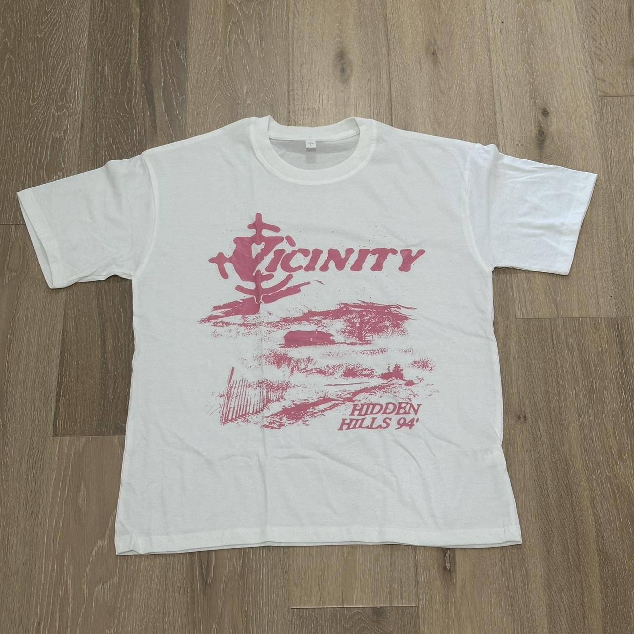 White vicinity Hidden Hills 94 tee Size L... | Depop