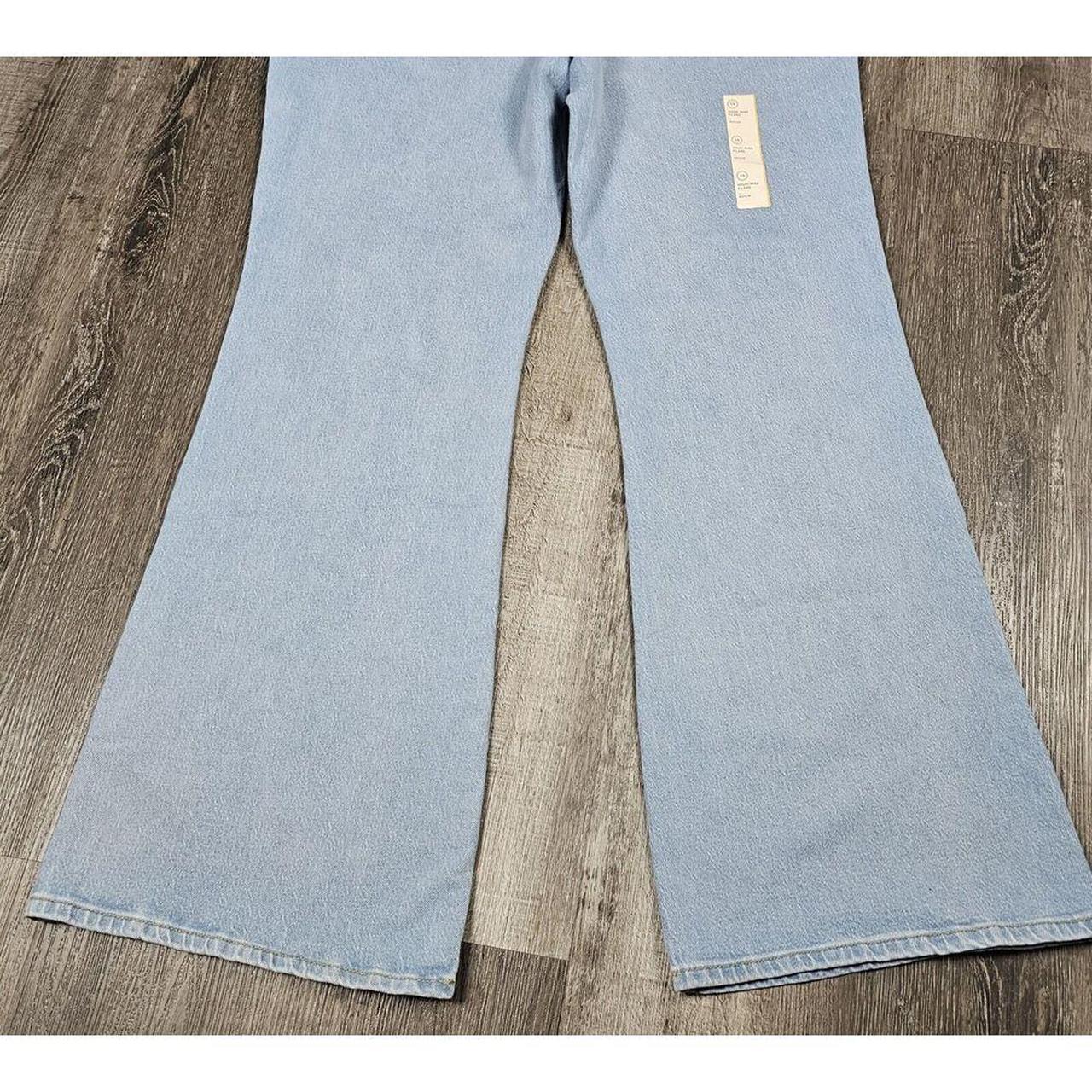 Universal Thread High-Rise Flare Jeans Womens Size... - Depop