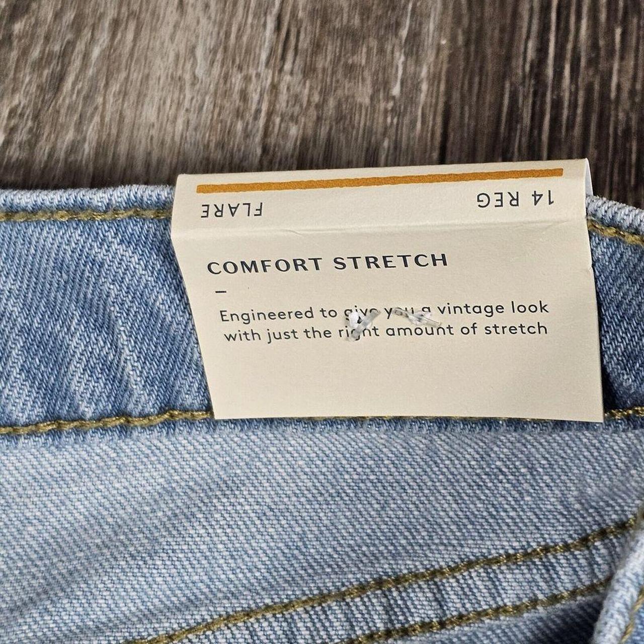 Universal Thread High-Rise Flare Jeans Womens Size... - Depop