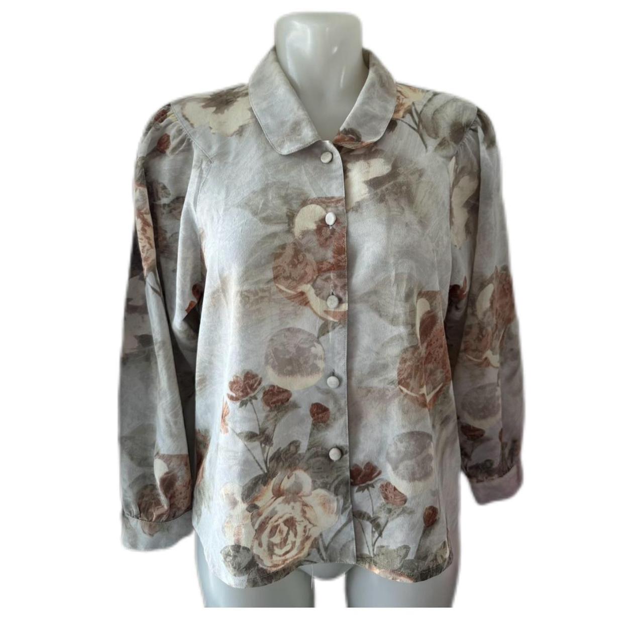 Vintage flower pattern blouse vintage flower pattern... - Depop