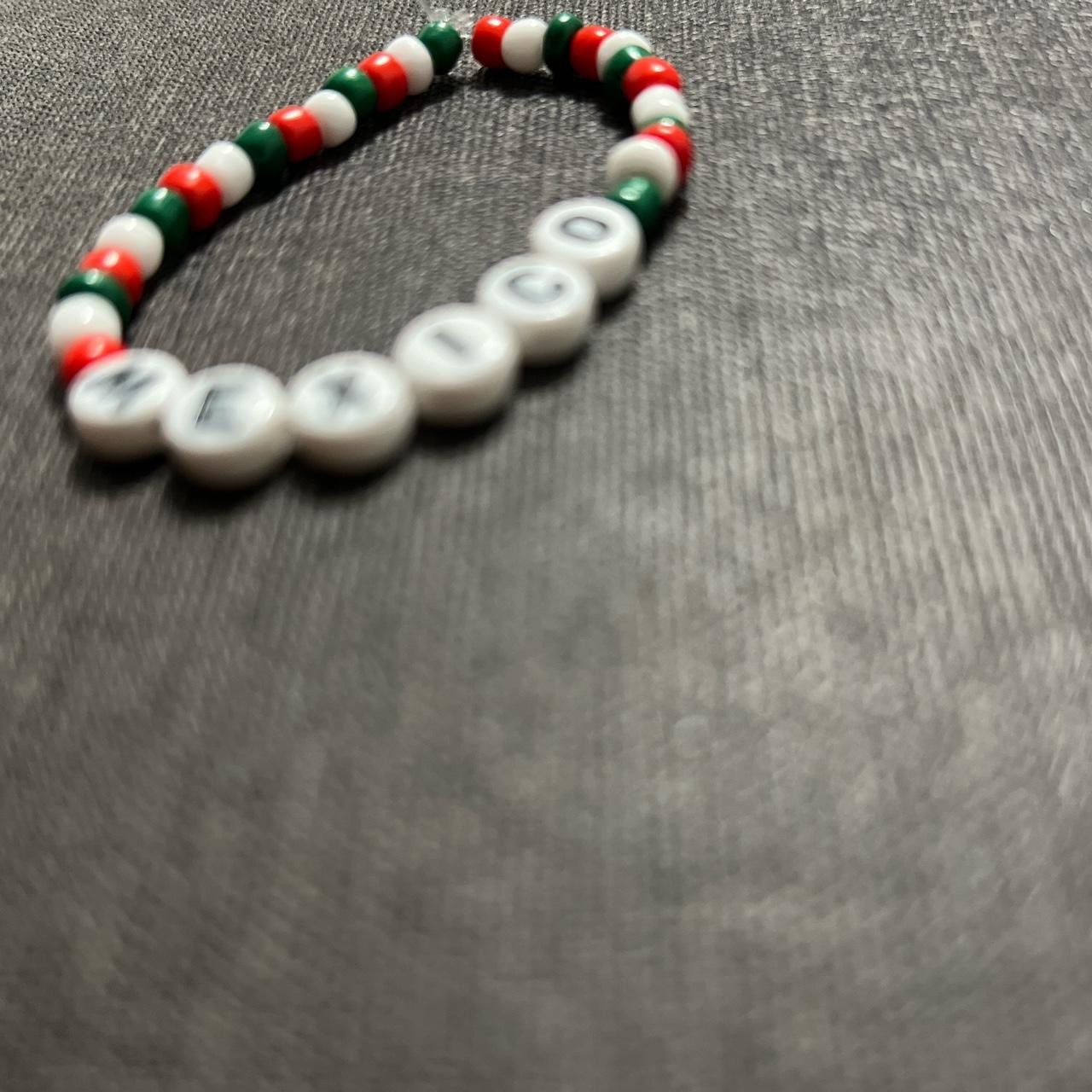Red and green Mexican flag beaded bracelet Mexico 🇲🇽 - Depop