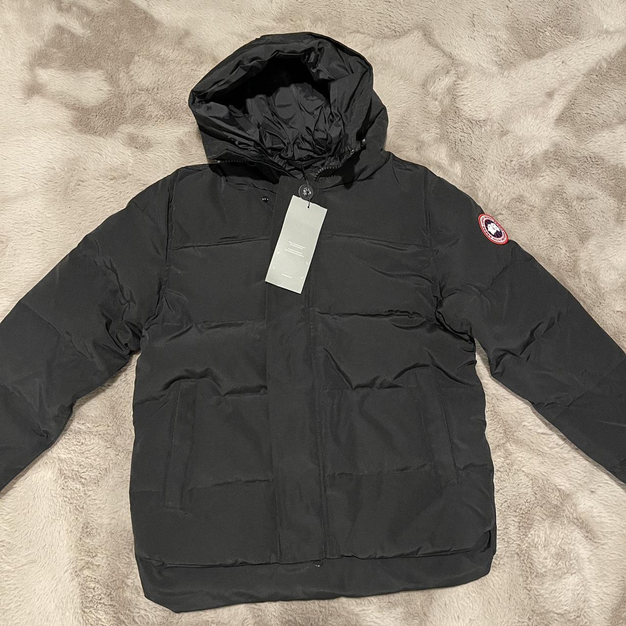 BRAND NEW CANADA GOOSE SIZE L BUT CAN FIT SOMEONE... - Depop