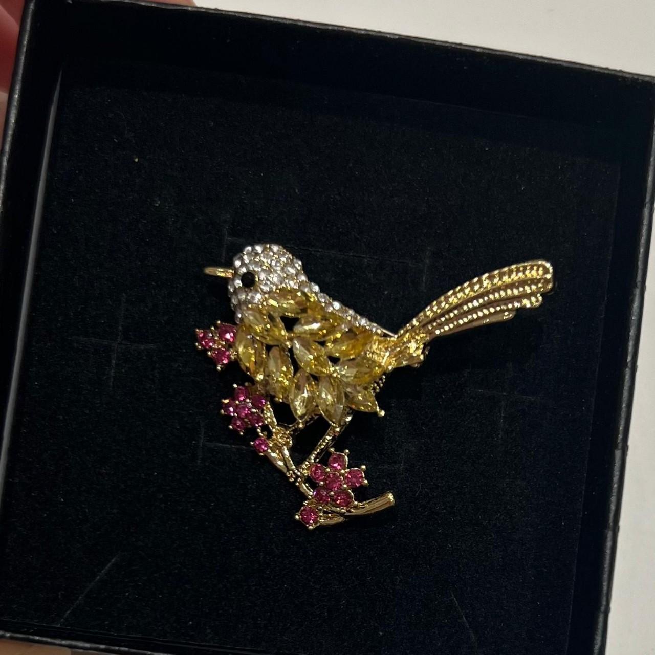 Magpie brooch Pin back Multi colour rhinestones - Depop